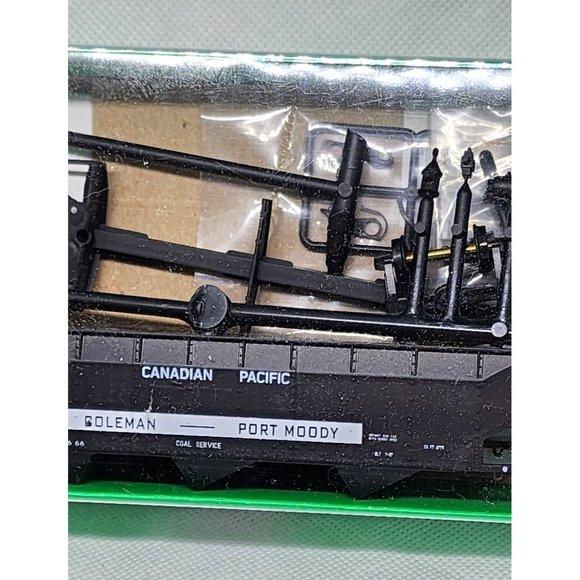 Bowser | Toys | Bowser 7 Ton Offset Hopper Canadian Pacific Model Train ...